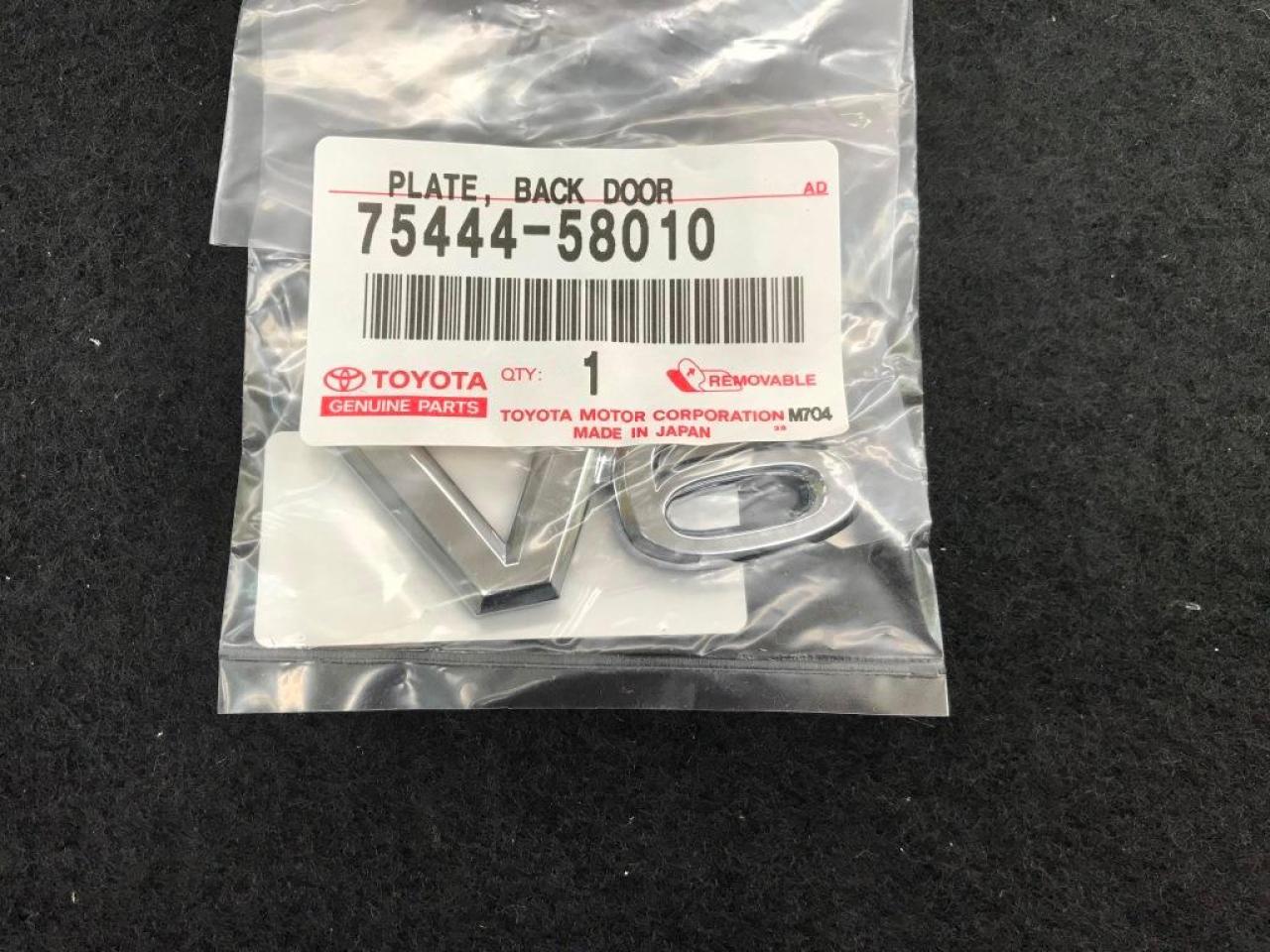 TOYOTA エンブレム 75444-58010 | カー用品 その他(カスタム・チューニング) その他ドレスアップを通販で購入する | 中古 ...