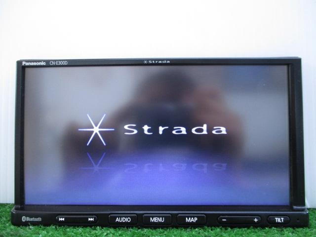 Panasonic CN-E300D 2017年モデル | カー用品 カーナビ(地デジ） AV一体メモリーナビ（地デジ）を通販で購入する | 中古カー＆バイク用品の販売ならアップガレージ