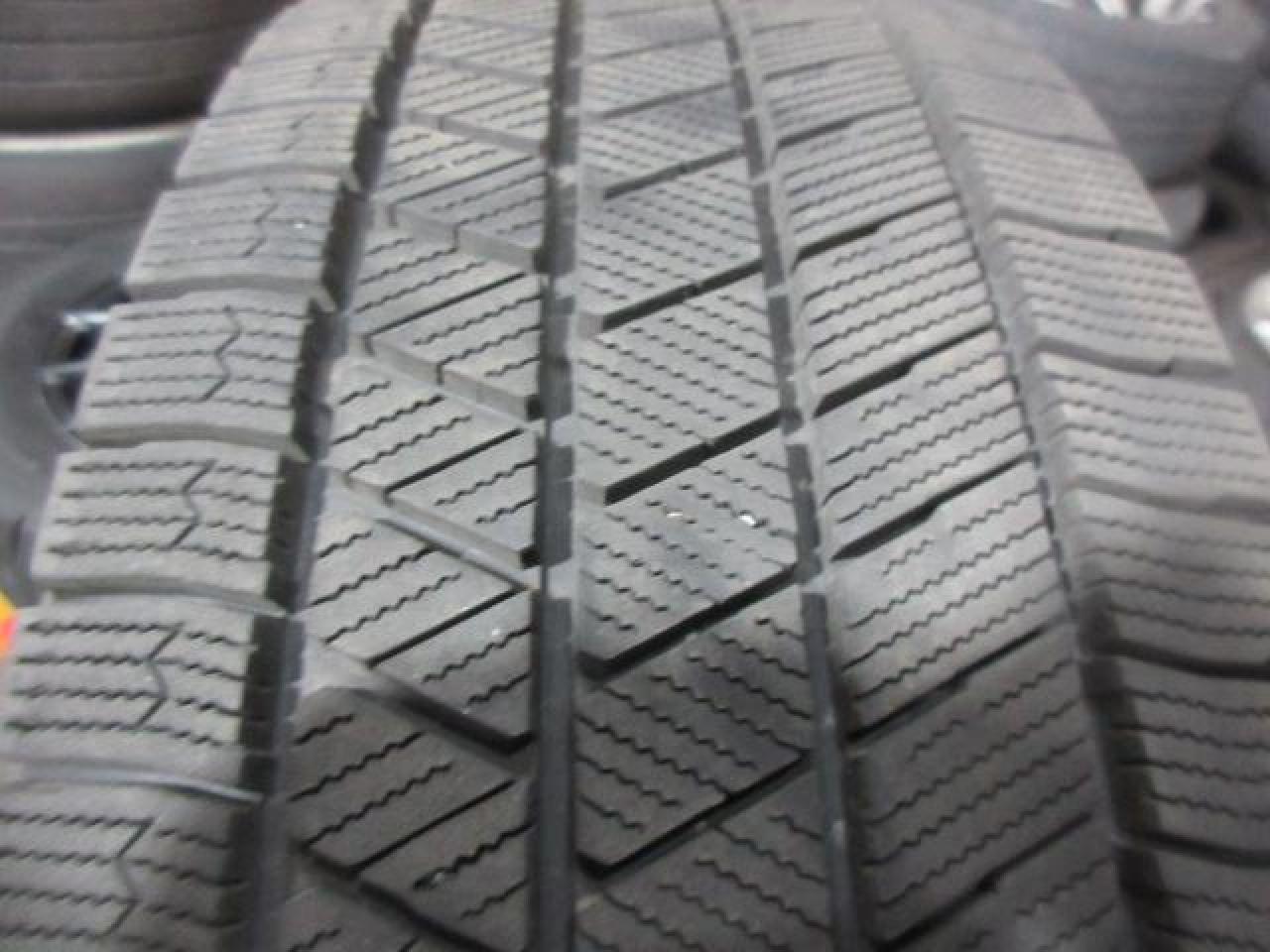 【H倉庫】BRIDGETONE BLIZZAK VRX3 | カー用品 スタッドレスタイヤ 16インチスタッドレスタイヤを通販で購入する | 中古カー＆バイク用品の販売ならアップガレージ