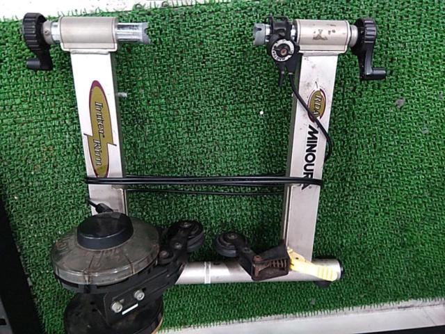 大特価1【わけあり現状販売】MINOURA(ミノウラ) RDA リムドライブ式 サイクルトレーナー 自転車トレーナー | その他自転車を通販で ...