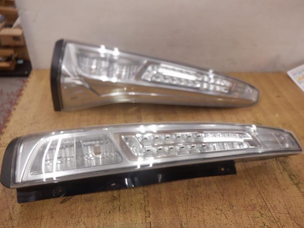 【左右セット】日産純正 テールレンズ | カー用品 ボディパーツ テールレンズを通販で購入する | 中古カー＆バイク用品の販売ならアップガレージ