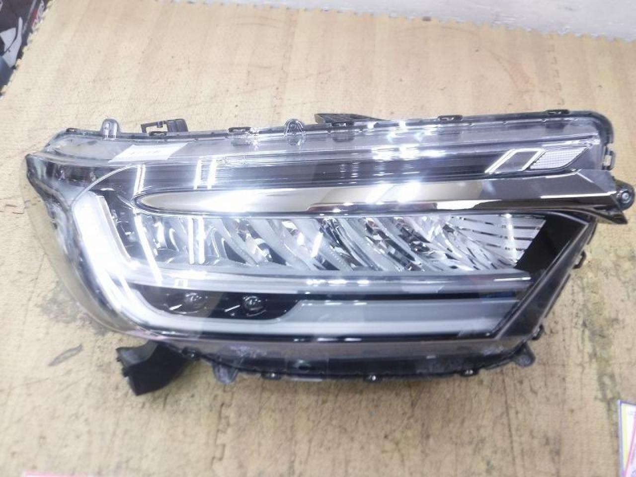 値下げしました 【右側のみ】ホンダ純正 ヘッドライト | カー用品 ボディパーツ ヘッドライトを通販で購入する | 中古カー＆バイク用品の販売 ...