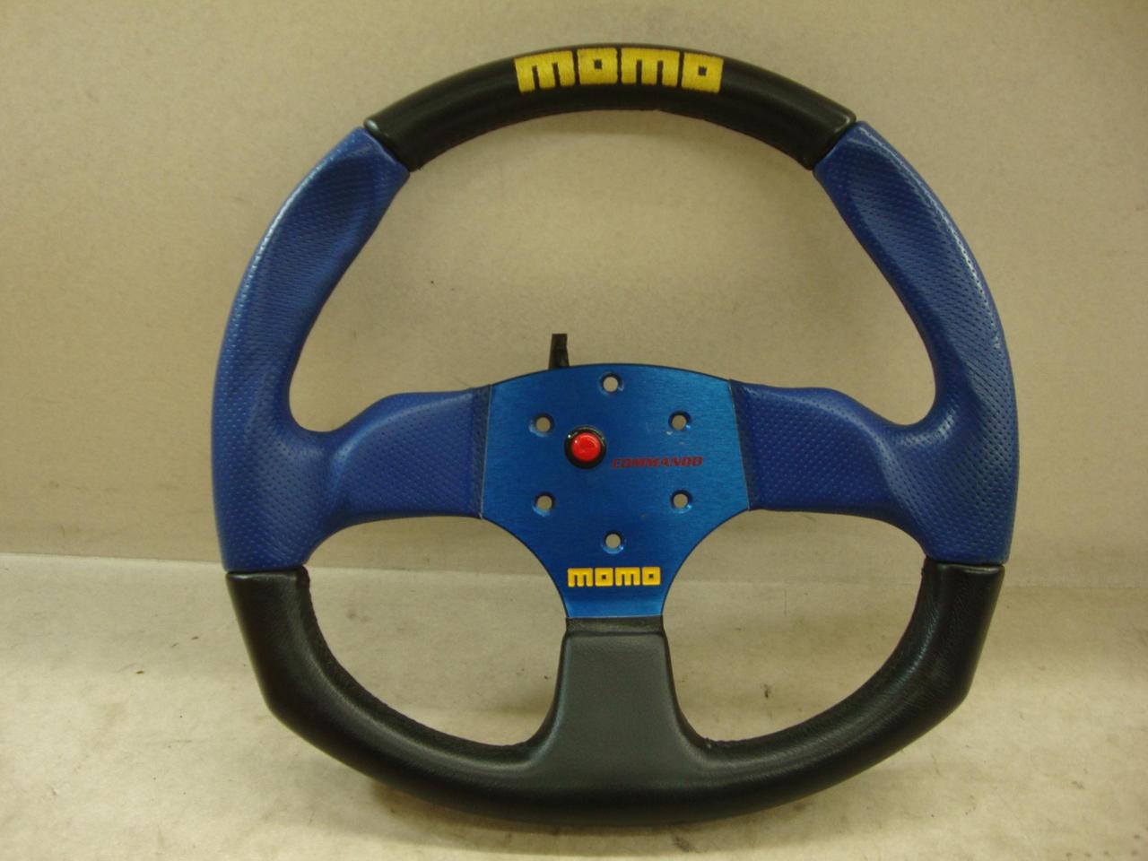 【MOMO】COMMAND(コマンド)ブルー (初期モデル) | カー用品 インテリア ステアリングを通販で購入する | 中古カー＆バイク用品の販売ならアップガレージ