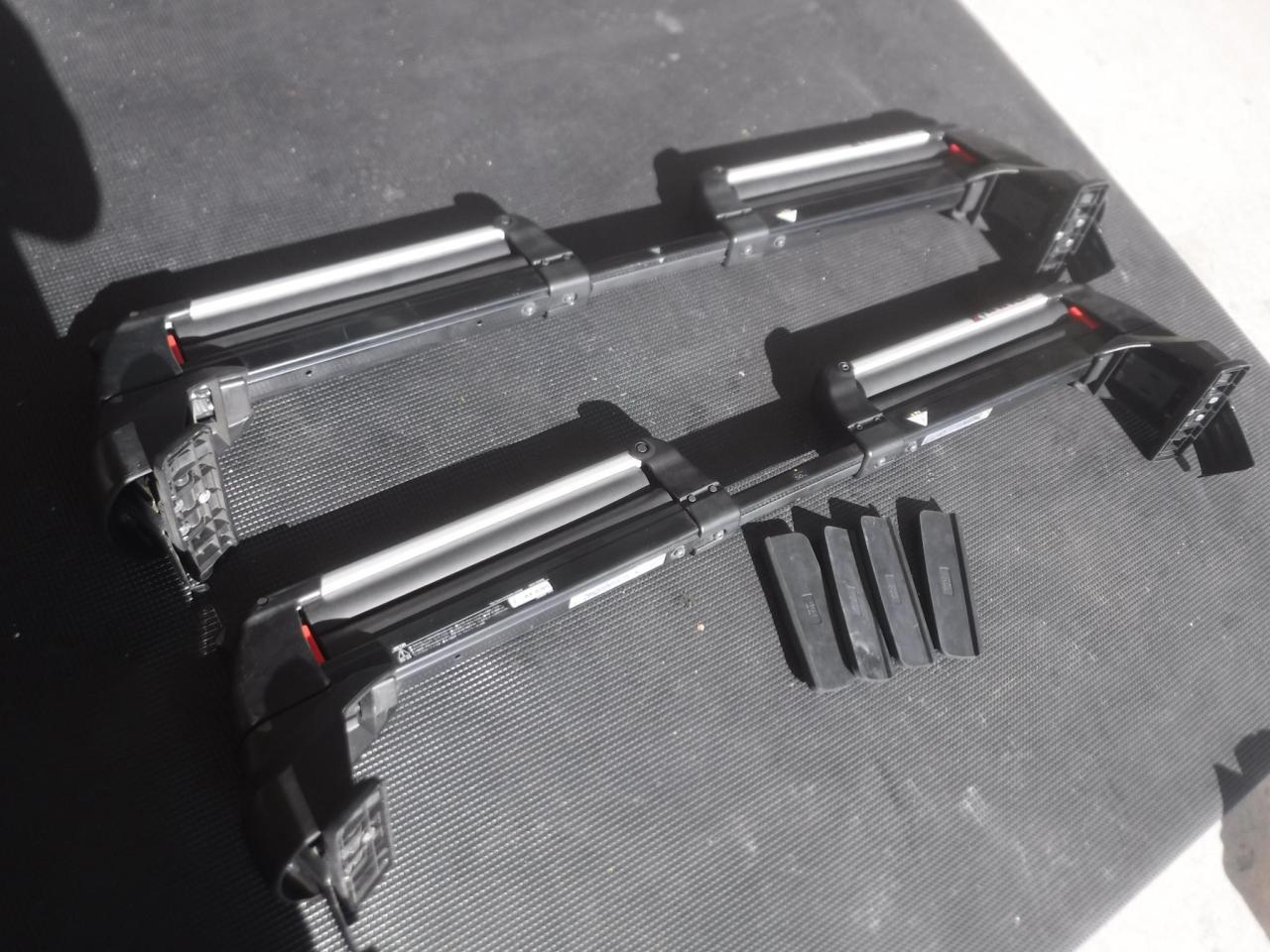 INNO UK739 + K379 ルーフオンウィンターキャリアセット ZVW30プリウス/160系カローラフィールダー | 中古品 | アップガレージ 名古屋中川店 | カー用品 キャリアを ...