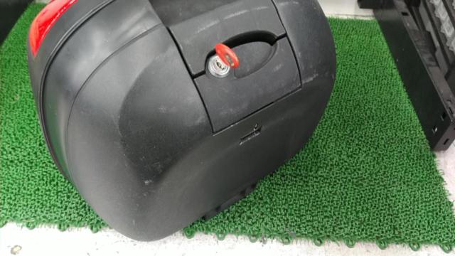 SHAD SH25 リアボックス | バイク用品 ツーリング用品 BOX(二輪)を通販で購入する | 中古カー＆バイク用品の販売ならアップガレージ