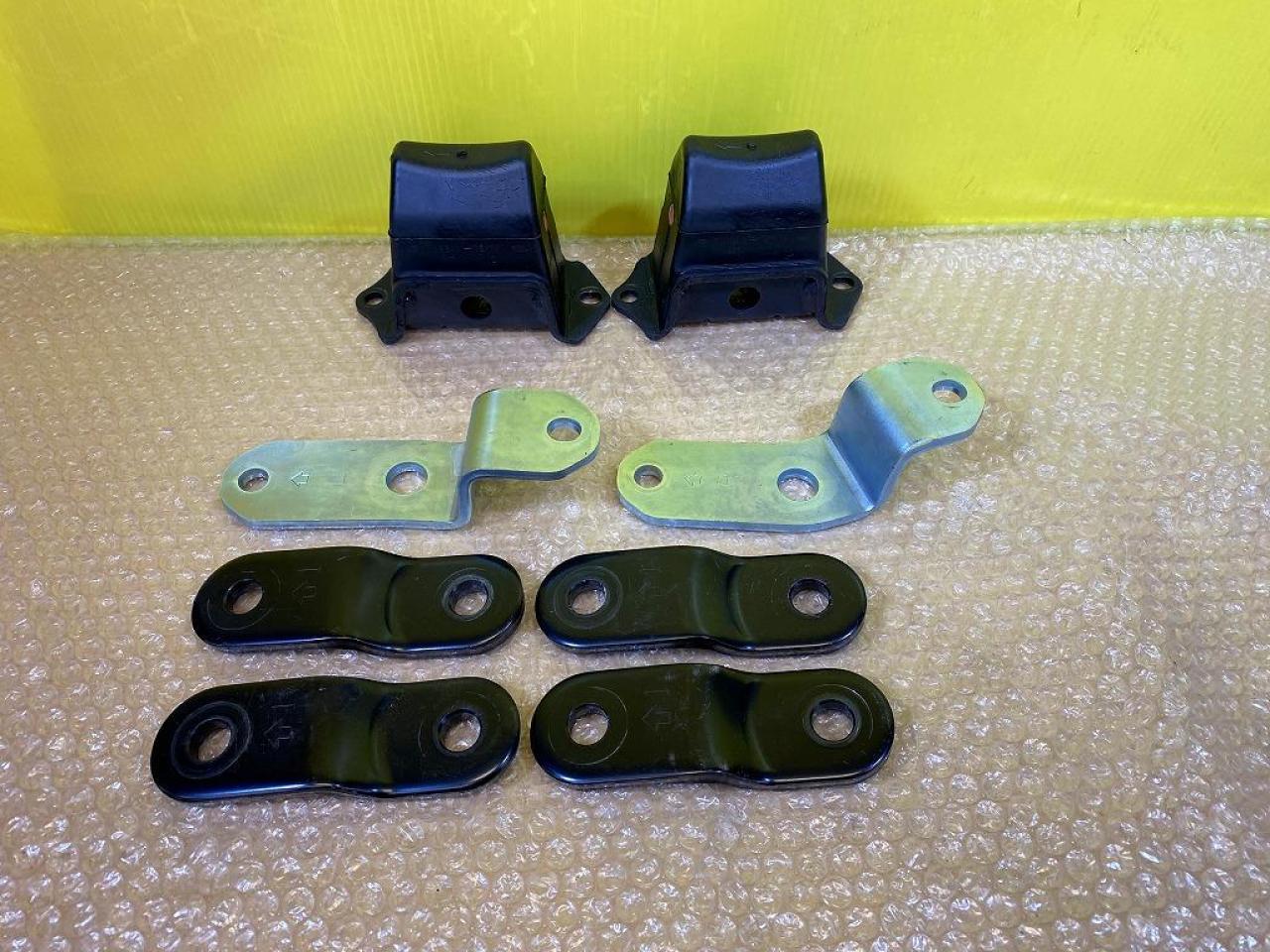 トヨタ純正】200系ハイエース リアバンプストップラバー 6型/ナロー/標準/4WD 48341-26270 | カー用品 足まわり 足廻り ...