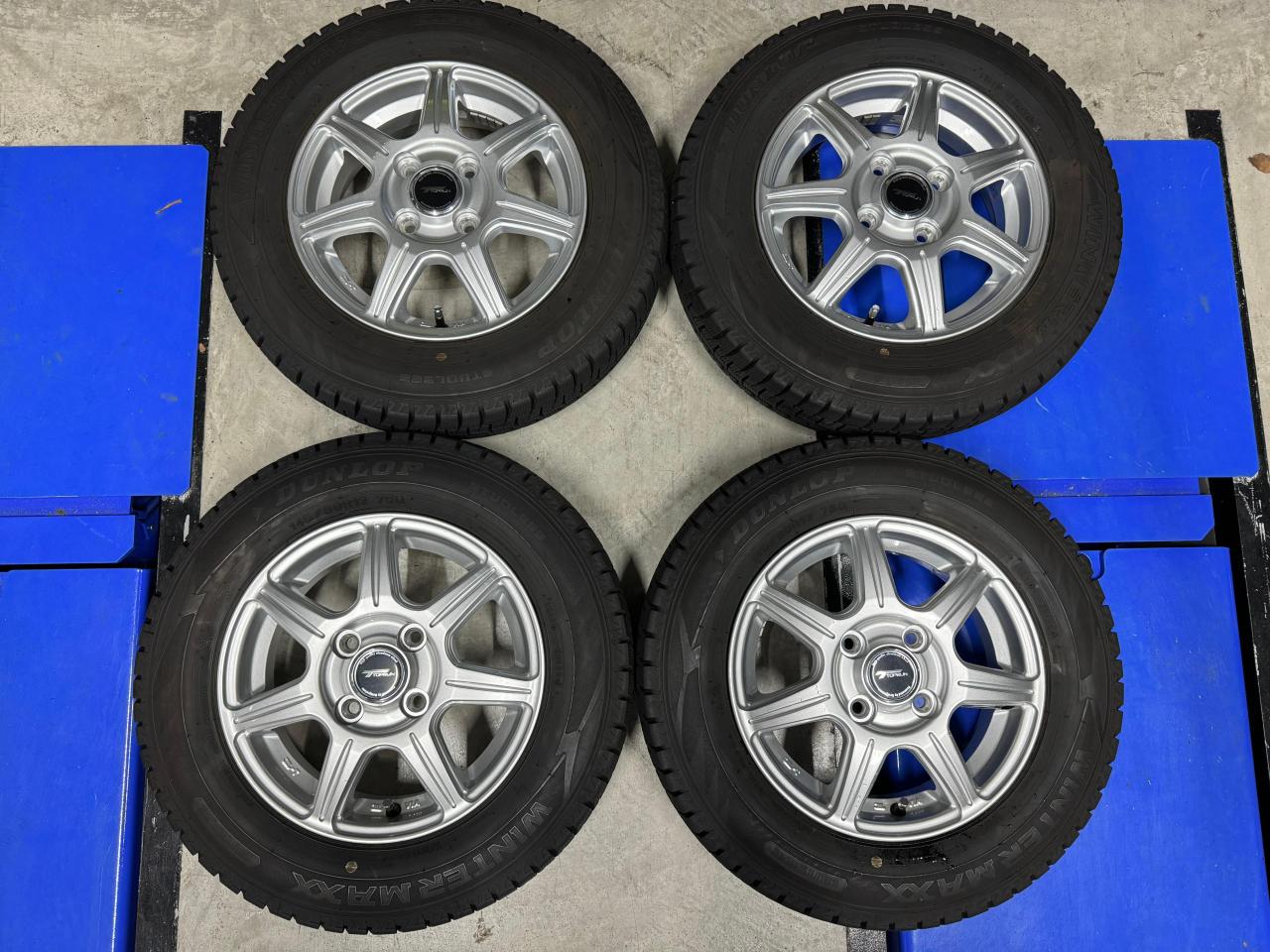 BRIDGESTONE(ブリヂストン) TOPRUN R7 + DUNLOP(ダンロップ) WINTERMAXX WM02 | カー用品 スタッドレスタイヤホイールセット 13インチ ...