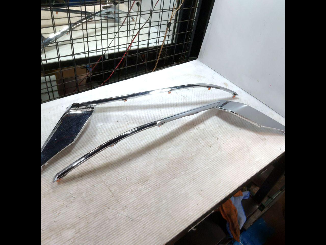 TOYOTA ランドクルーザープラド/GDJ150後期純正ヘッドライトガーニッシュ 【53148-60010/53147-60020】 ★価格 ...