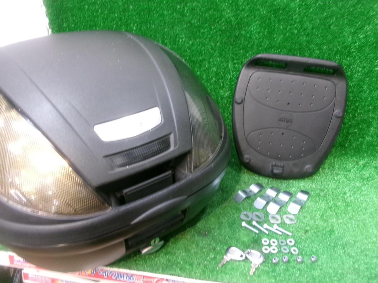 【GIVI】 E370 モノロックケース 容量:37L | バイク用品 ツーリング用品 BOX(二輪)を通販で購入する | 中古カー＆バイク用品の販売ならアップガレージ