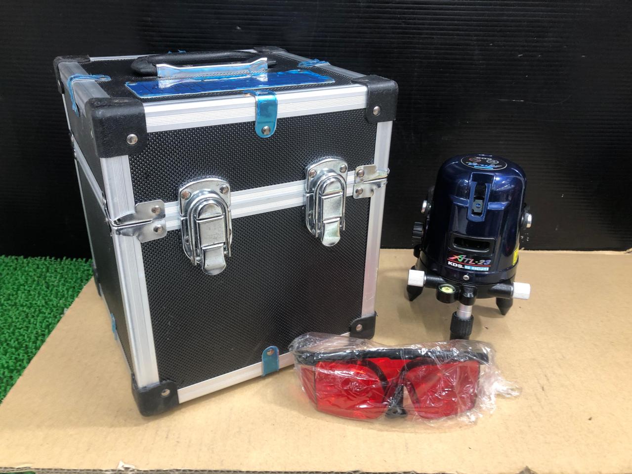 ムラテック KDS レーザー 墨出器 ATL-23 縦1ライン 横1ライン | 総合リユース 測定器 光学測定器を通販で購入する | 中古カー＆バイク用品の販売ならアップガレージ