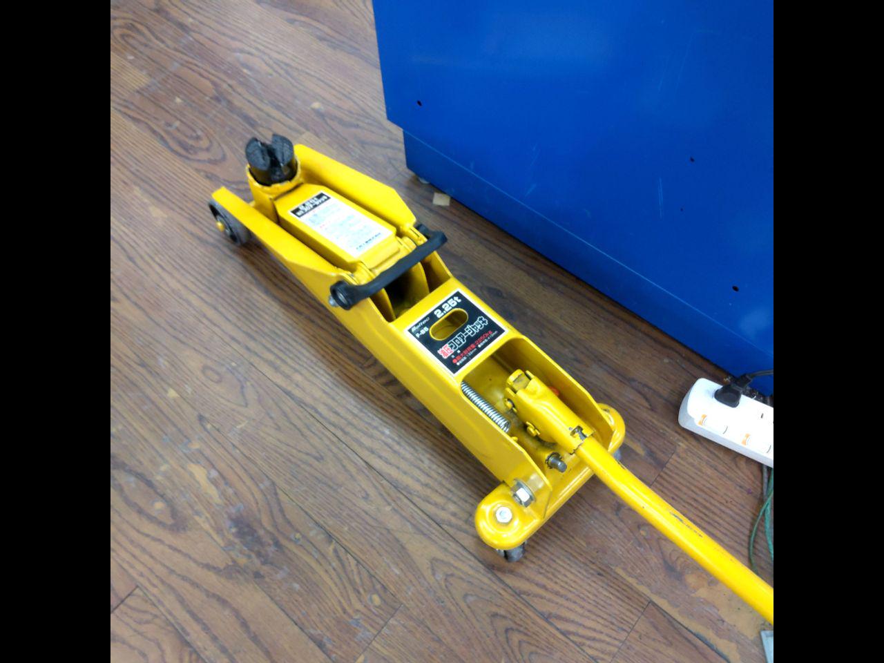 meltec 2.25t 油圧フロアジャッキ | 中古品 | アップガレージ 練馬店 | カー用品 メンテナンス 工具を通販で購入する | 中古カー＆バイク用品の販売ならアップガレージ