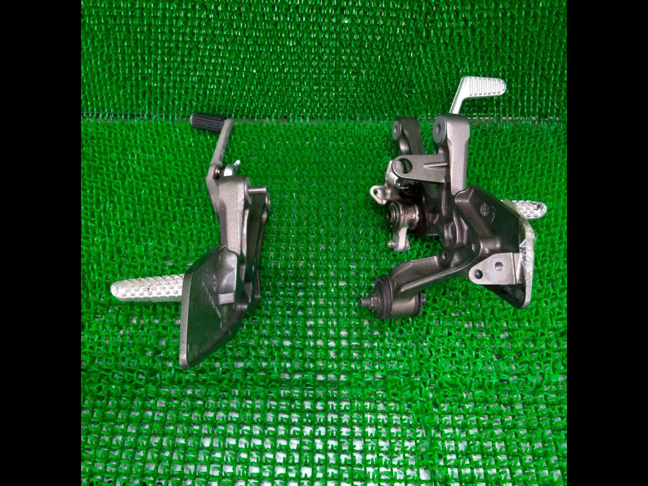 HONDA CB1000R(SC60) 純正ステップ | バイク用品 ステップ・スタンド ステップ(二輪)を通販で購入する | 中古カー ...