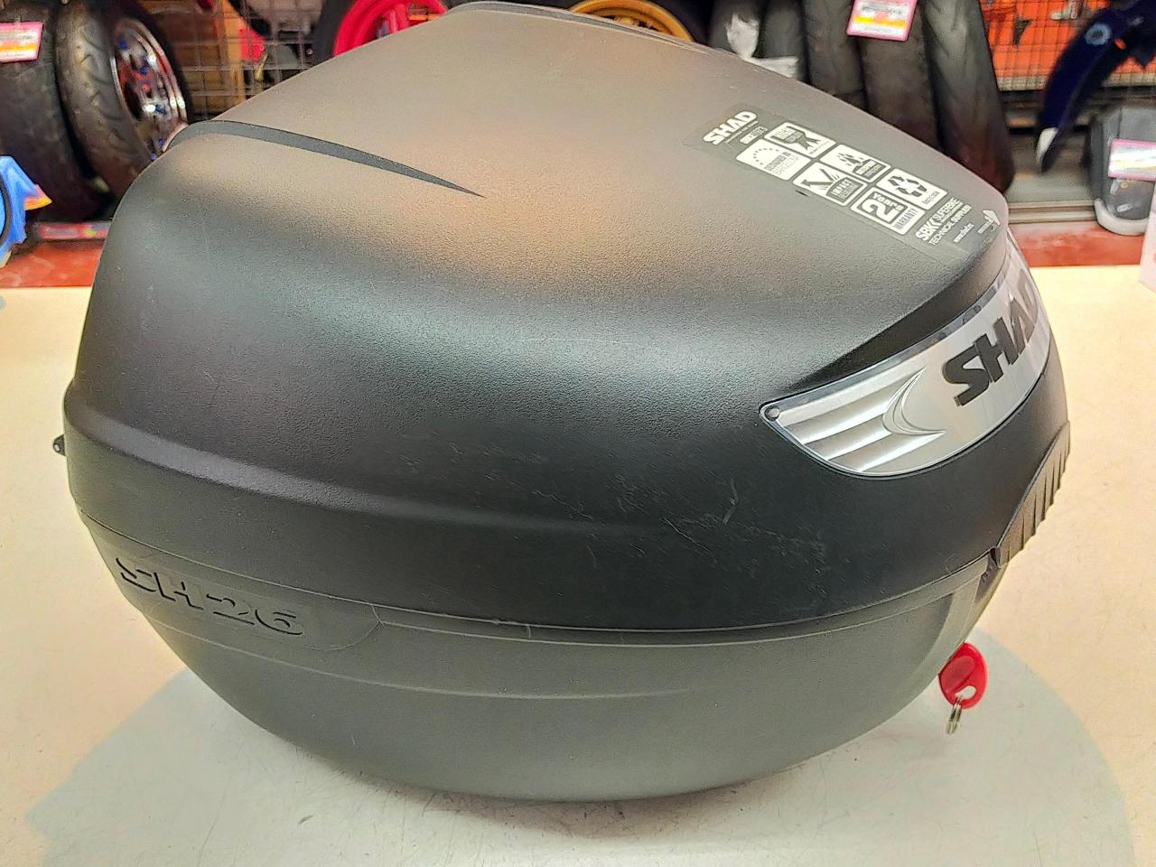 SHAD(シャッド) SH26トップボックス(ベース付) 【容量約26L】 ★大特価!2025-1月より大幅値下げ!★ | 中古品 | アップ ...