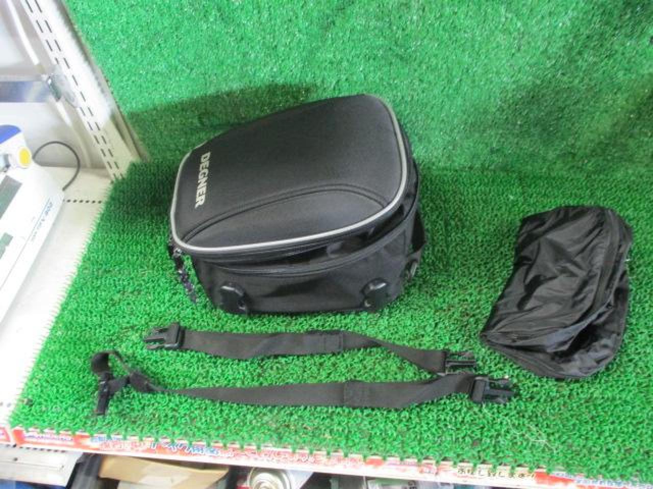 【DEGNER(デグナー)】NB-150 容量可変式シートバッグ ブラック 容量:5-8.5L | バイク用品 ツーリング用品 バッグ(二輪)を通販で購入する | 中古カー＆バイク用品の販売 ...