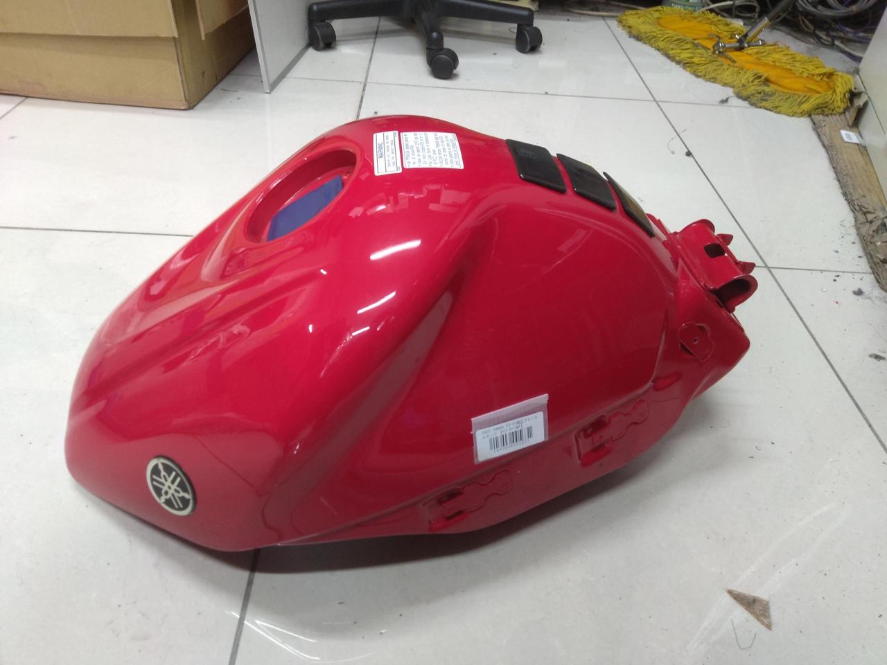 YAMAHA YZF-R1純正フューエルタンク 【YZF-R1/5WP】 | バイク用品 外装 タンク(二輪)を通販で購入する | 中古カー＆バイク用品の販売ならアップガレージ