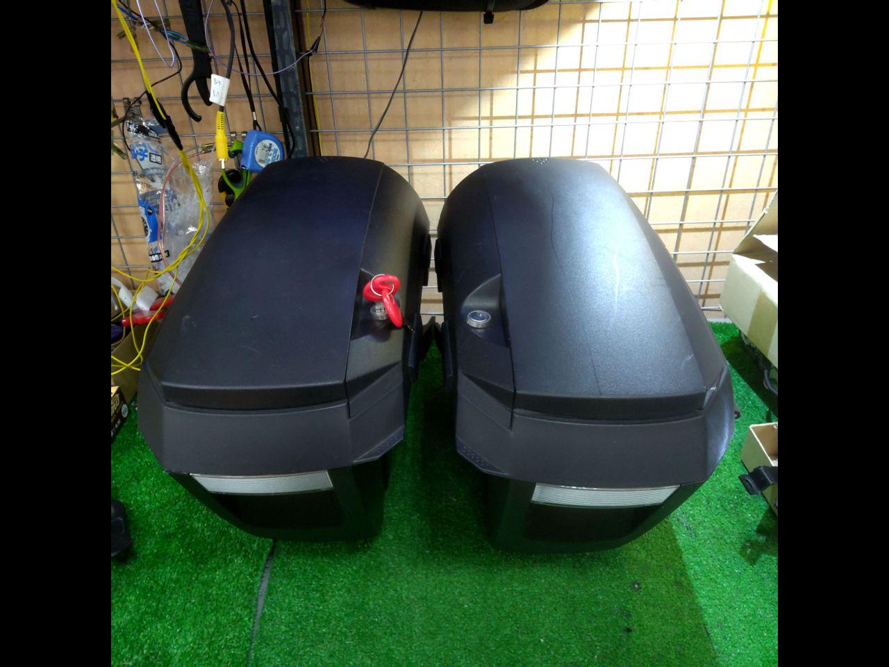 SHAD SH23 サイドケース | バイク用品 ツーリング用品 BOX(二輪)を通販で購入する | 中古カー＆バイク用品の販売ならアップガレージ