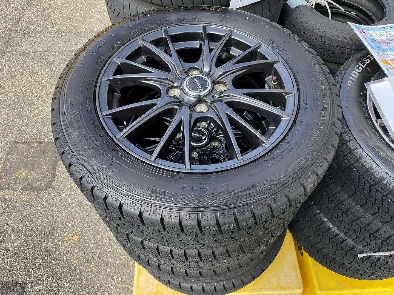 HOT STUFF Exceeder E05 + GOODYEAR ICE NAVI 7 175/65R15 2022年製 4本セット | カー用品 スタッドレスタイヤホイールセット 15 ...