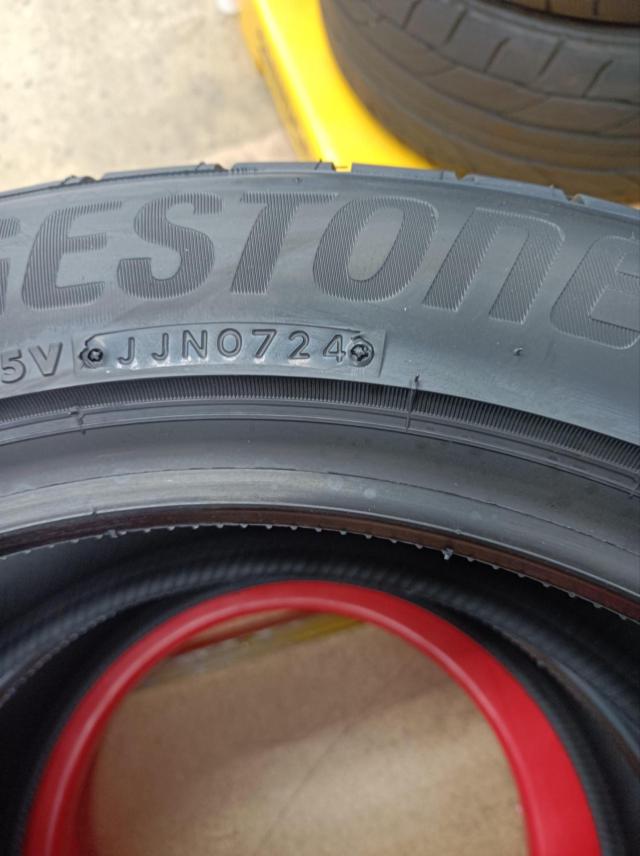 BRIDGESTONE Playz PX-RVⅡ 101V | カー用品 タイヤ 18インチタイヤを通販で購入する | 中古カー＆バイク用品の販売ならアップガレージ