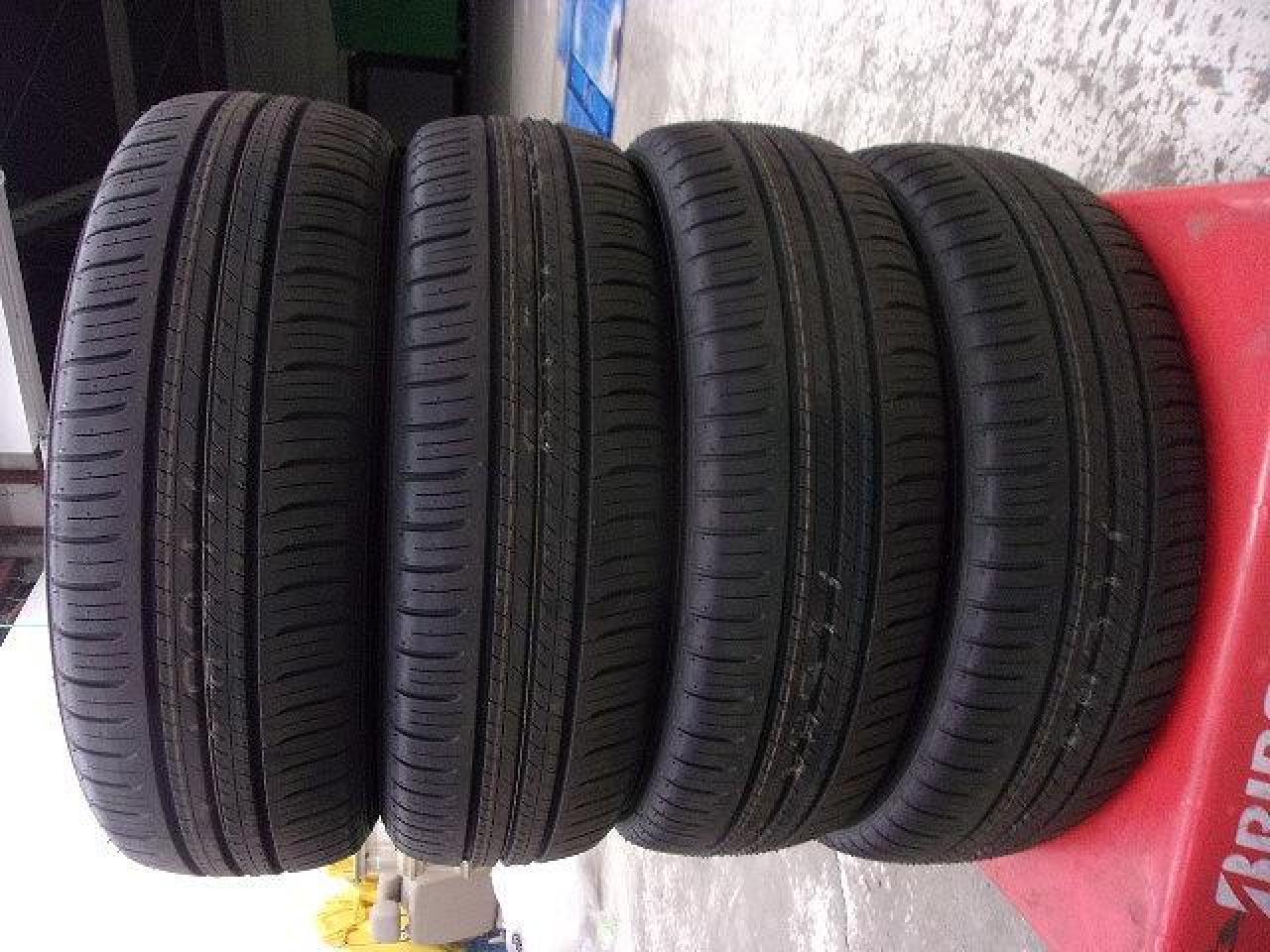 DUNLOP ENASAVE EC300+ 195/60R17 4本セット | カー用品 タイヤ 17インチタイヤを通販で購入する | 中古 ...