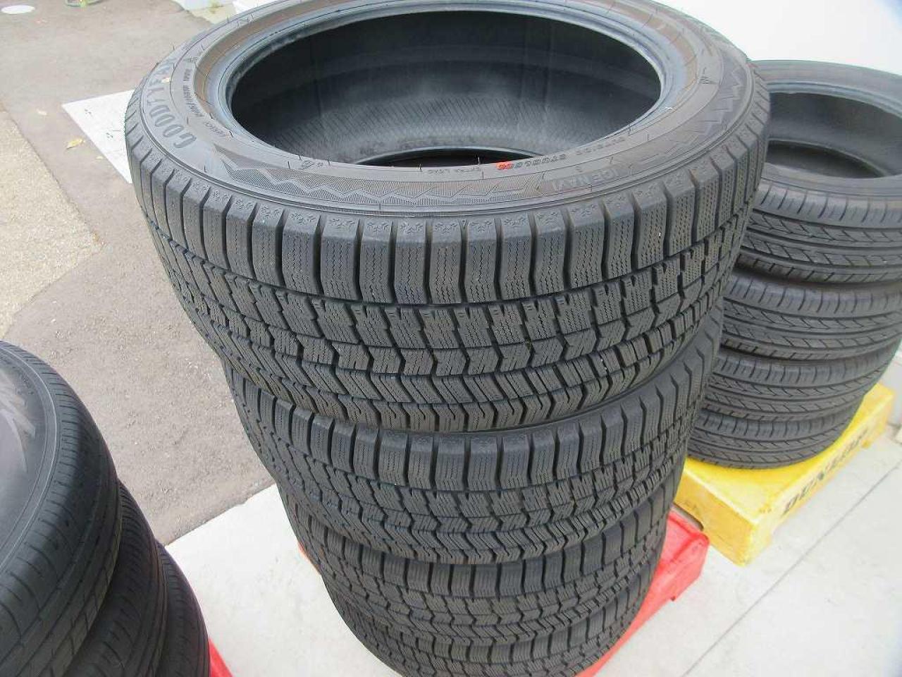GOODYEAR ICE NAVI 8 245/45R18 2023年製 4本 | カー用品 スタッドレスタイヤ 18インチスタッドレスタイヤ ...