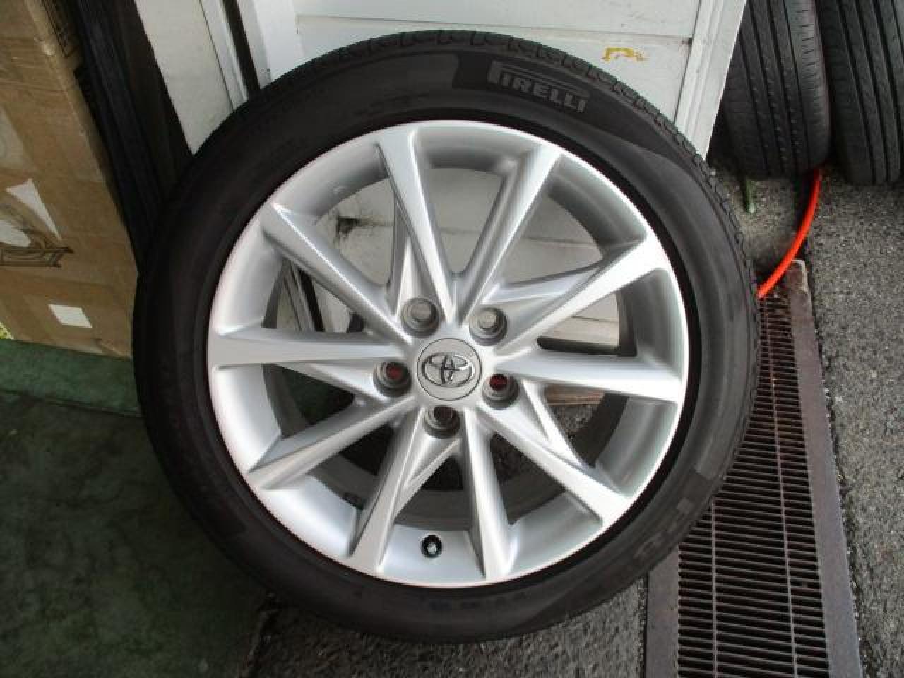 トヨタ純正 プリウスαツーリング純正アルミホイール+PIRELLI P8FS 91V | カー用品 タイヤホイールセット 17インチタイヤ ...