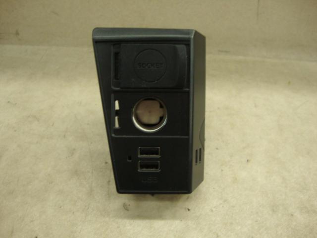 YAC 電源BOX増設ソケット ライズ/ロッキー用 | カー用品 電装系 その他電装系を通販で購入する | 中古カー＆バイク用品の販売ならアップガレージ