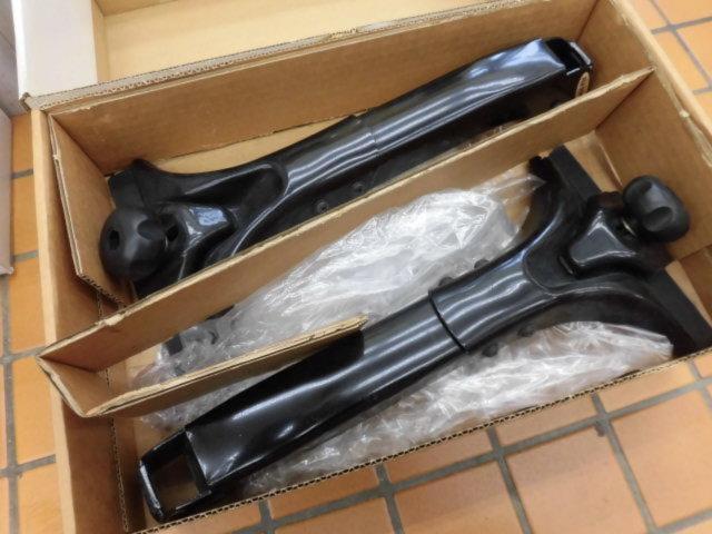 RV-INNO IN-HD レインモール用ベースフット | 中古品 | アップガレージ 小牧南インター店 | カー用品 キャリアを通販で購入する | 中古カー＆バイク用品の販売ならアップガレージ