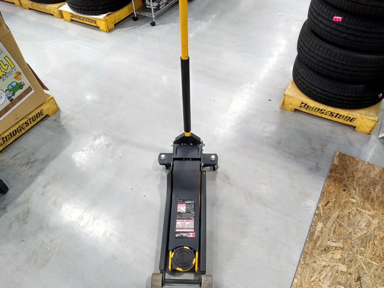 メルテック ガレージジャッキ 2t 品番:MP-20T | 中古品 | アップガレージ 尾張旭店 | カー用品 メンテナンス 工具を通販で購入する | 中古カー＆バイク用品の販売ならアップガレージ