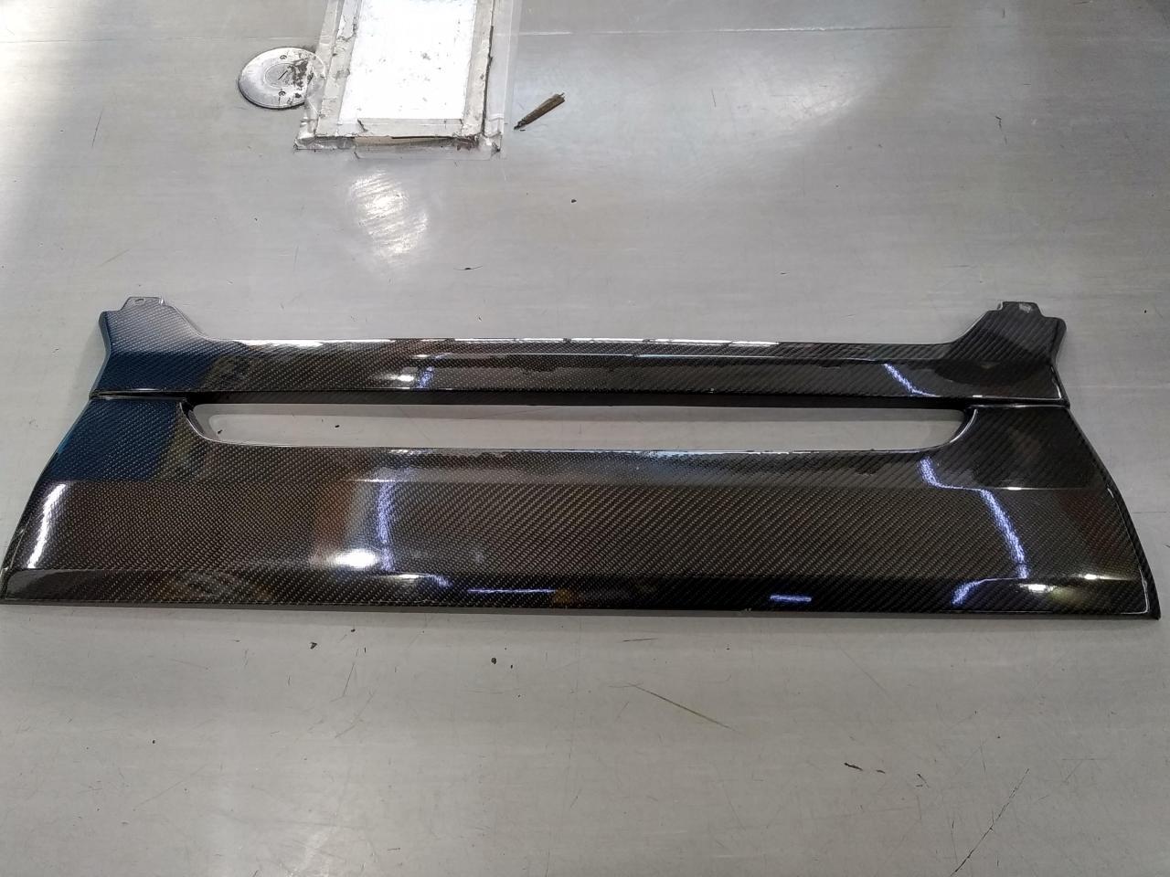 M-Techno(エムテクノ) M.T.S BERTEX カーボンフロントグリル 【200系 ハイエース 4型 ナローボディ】 | 中古品 | アップガレージ 尾張旭店 | カー用品 ボディ ...