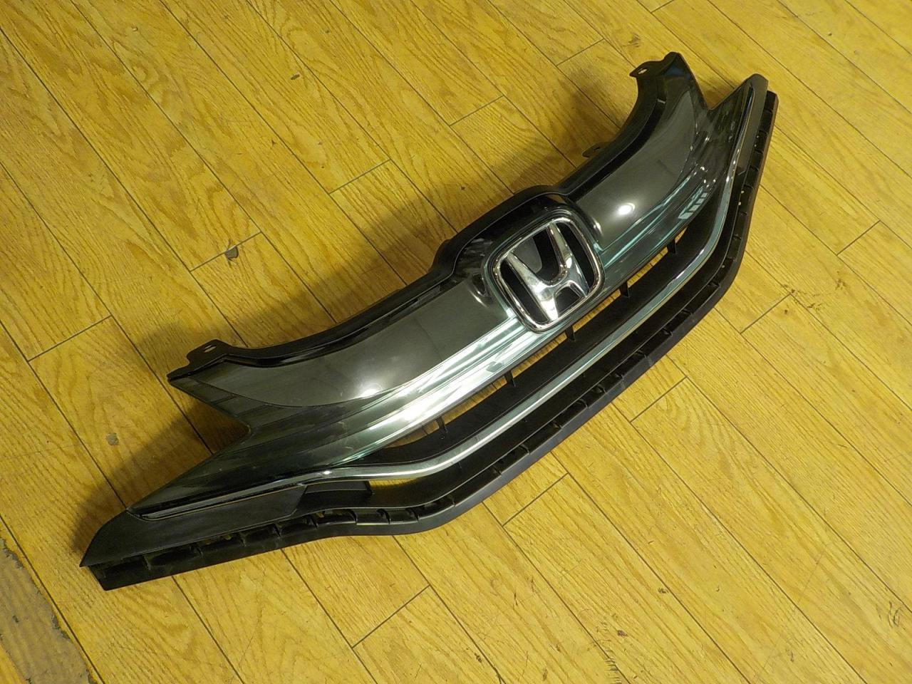 HONDA(ホンダ)フィットハイブリッド/GP5 前期純正フロントグリル | 中古品 | アップガレージ 千葉松戸店 | カー用品 ボディ ...