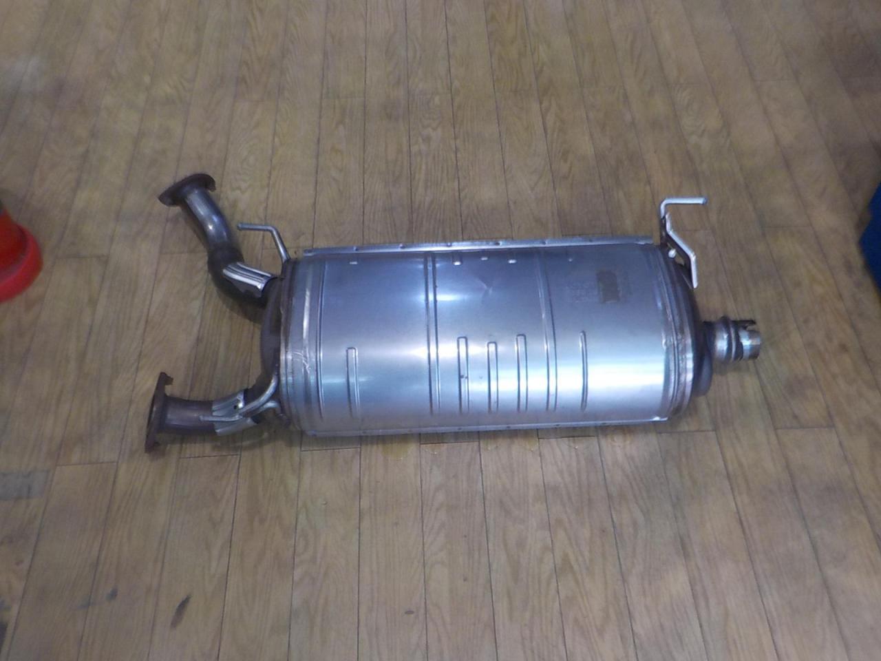 LEXUS LX純正中間マフラー | 中古品 | アップガレージ 千葉松戸店 | カー用品 吸気・排気系 マフラーを通販で購入する | 中古 ...