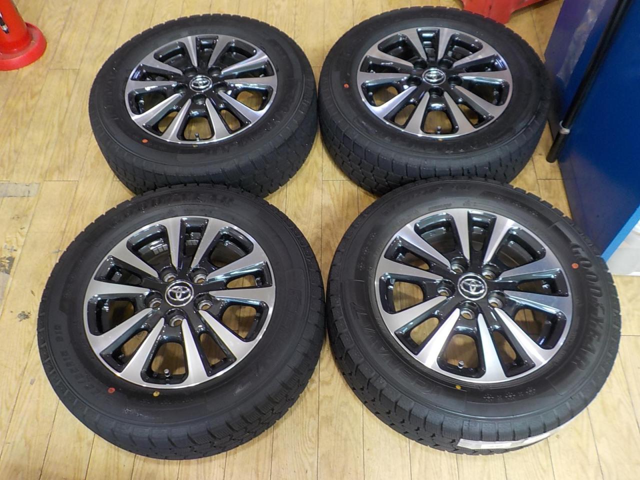 トヨタ純正(TOYOTA) ノア/ヴォクシー 80系 純正ホイール + GOODYEAR(グッドイヤー) ICE NAVI7 | カー用品 ...