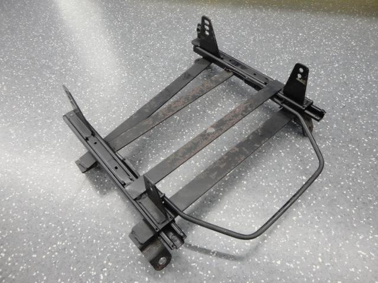 【BRIDE】フルバケ用シートレール ランサー CB/CD/CE | カー用品 シート シートレール(ブリッド)を通販で購入する | 中古カー＆バイク用品の販売ならアップガレージ