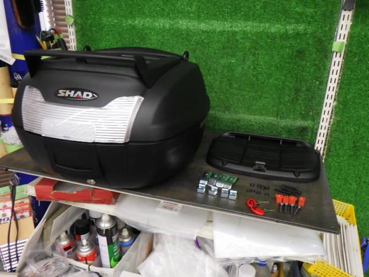 【SHAD】シャッド SH40 CARGO トップケース 40L バックレスト,ライニングマット付き | バイク用品 ツーリング用品 BOX ...