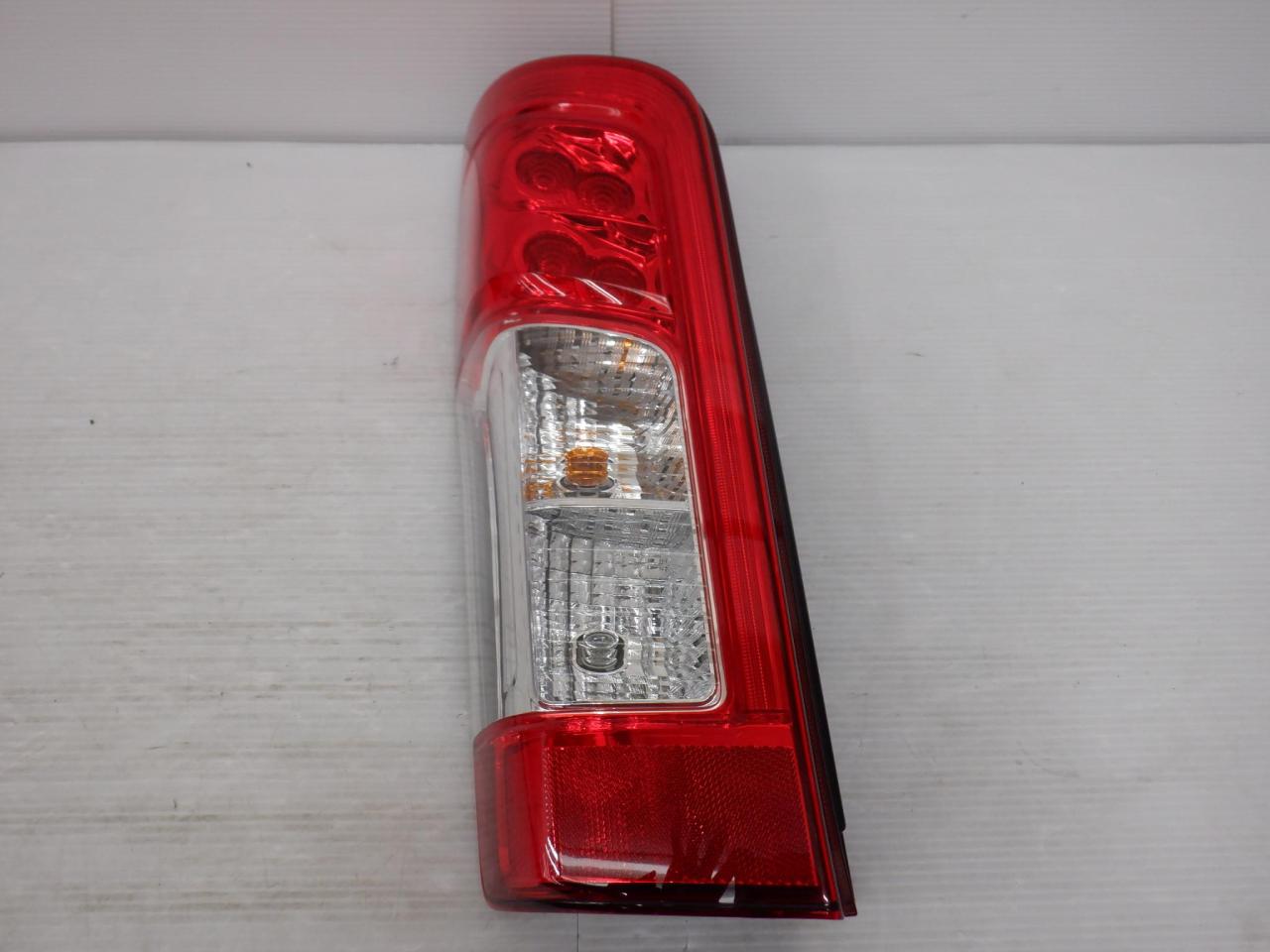 【左側のみ】NISSAN 純正LEDテールレンズ ICHIKOH D209 NV350 キャラバン E26 後期 | 中古品 | アップガレージ 福岡博多店 | カー用品 ボディパーツ テール ...