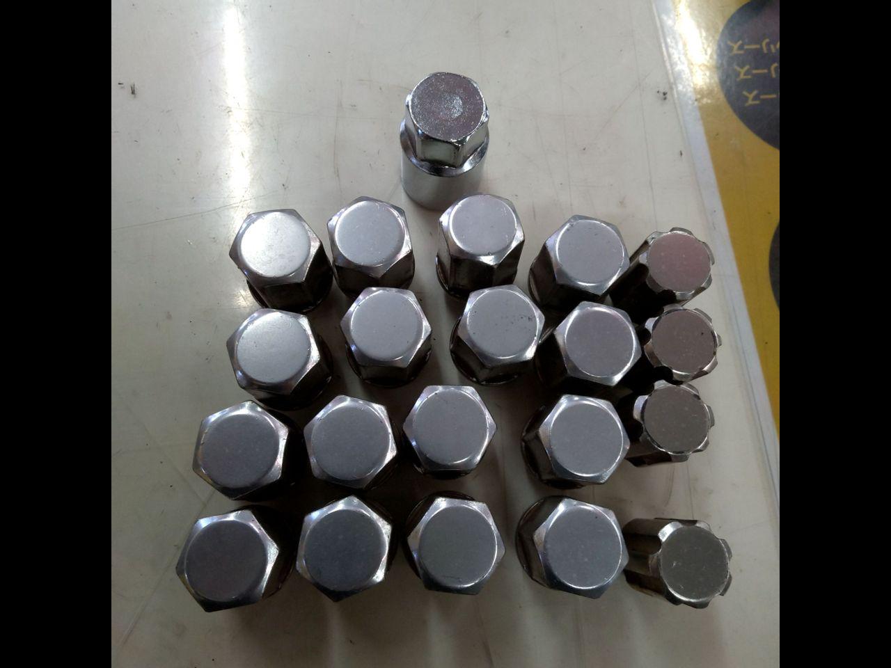 メーカー不明 アルミロックナットセット 【M12xP1.5 21HEX】 | カー用品 タイヤホイール関連 取付ナットを通販で購入する | 中古カー＆バイク用品の販売ならアップガレージ