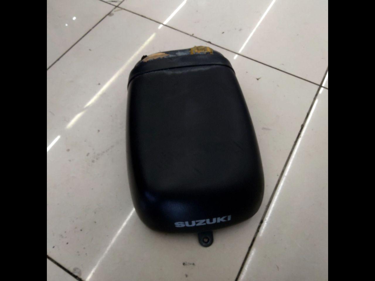 【ST250/NJ4AA】SUZUKI純正 前後シートセット | バイク用品 外装 シート(二輪)を通販で購入する | 中古カー＆バイク用品の販売ならアップガレージ