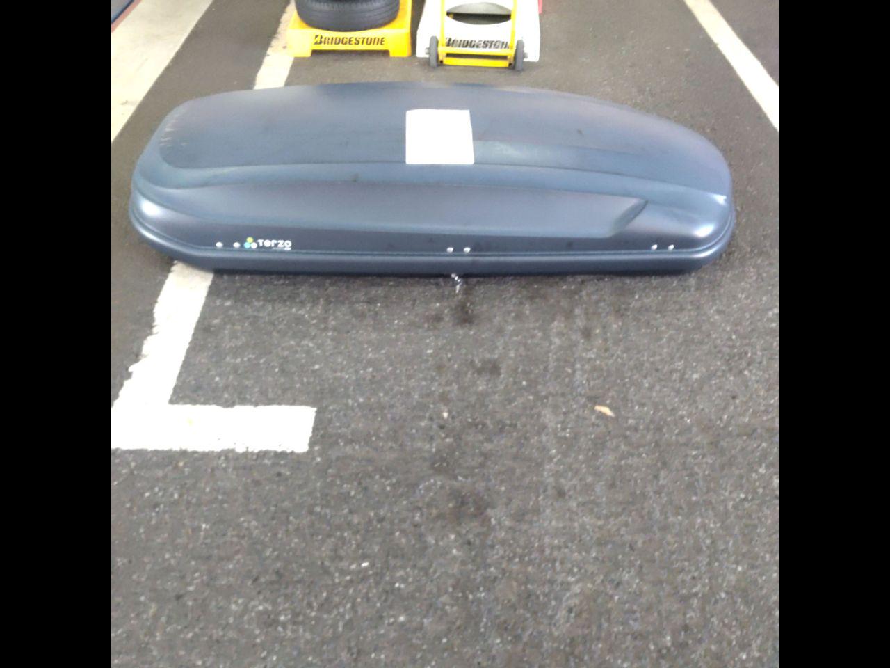 TERZO(テルッツォ)ORCA EA520B ルーフボックス ※大型商品の為配送不可 | カー用品 キャリア ルーフBOXを通販で購入する | 中古カー＆バイク用品の販売ならアップガレージ