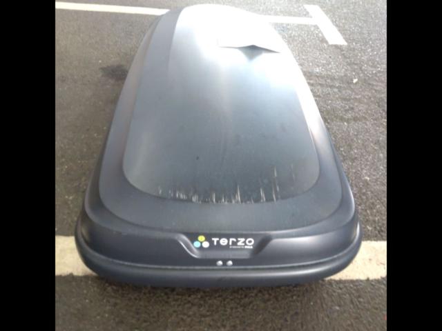 TERZO(テルッツォ)ORCA EA520B ルーフボックス ※大型商品の為配送不可 | カー用品 キャリア ルーフBOXを通販で購入する | 中古カー＆バイク用品の販売ならアップガレージ