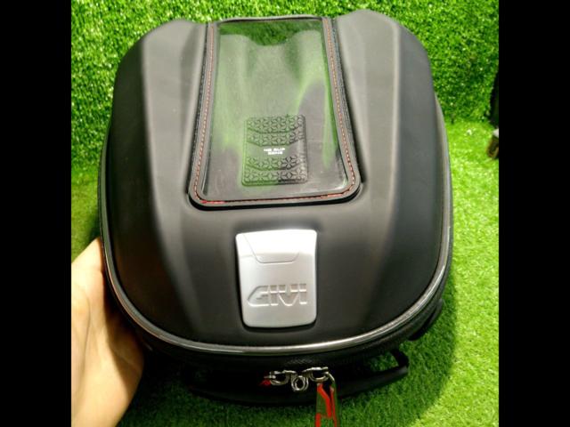 【GIVI】GIVI(ジビ) タンクロック タンクバッグ 汎用 | バイク用品 ツーリング用品 バッグ(二輪)を通販で購入する | 中古カー＆バイク用品の販売ならアップガレージ