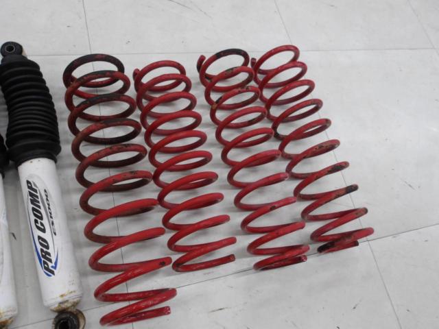 PRO COMP ES1000 3インチリフトアップキット | カー用品 足まわり サスキットを通販で購入する | 中古カー＆バイク用品の販売ならアップガレージ