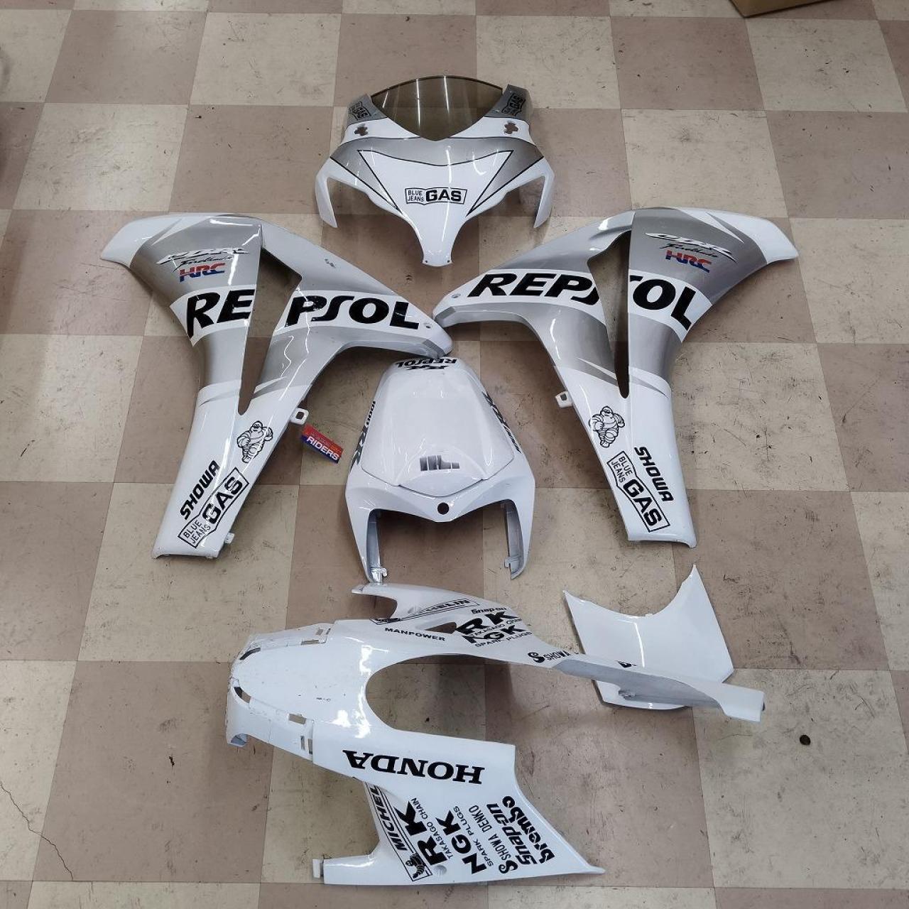 ZXMT 外装セット CBR1000RR SC59 前期? | バイク用品 外装 その他外装(二輪)を通販で購入する | 中古カー＆バイク用品 ...