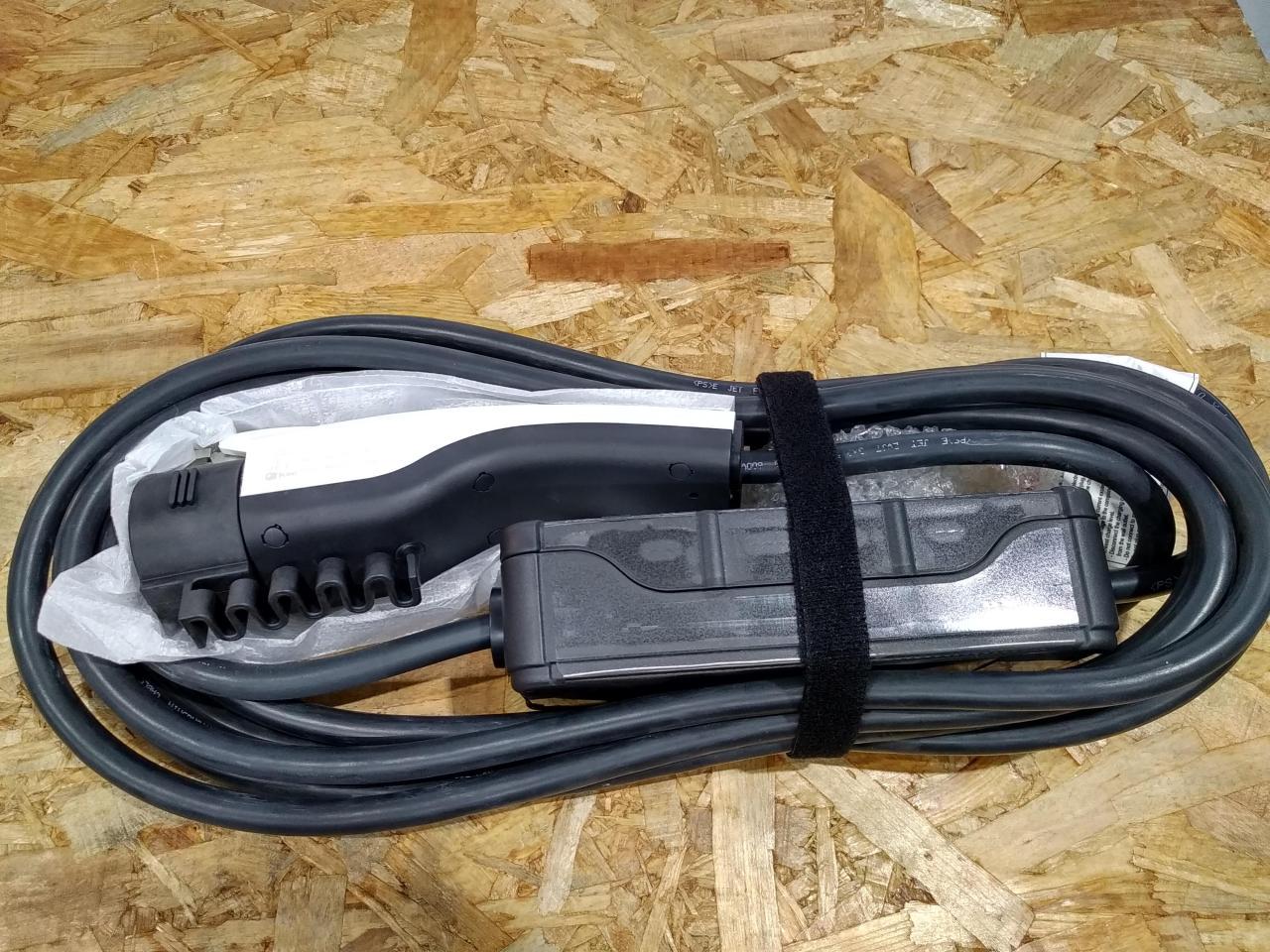 【値下げしました!!】 Audi(アウディ) IC-CPD e-tron EV PHEV純正充電ケーブル 品番:91996-GI100 ...