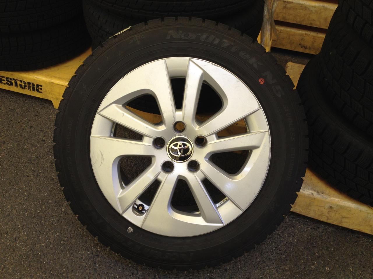 トヨタ純正(TOYOTA) 50系プリウス純正ホイール + AUTOBACS North Trek N5 | カー用品 スタッドレスタイヤ ...
