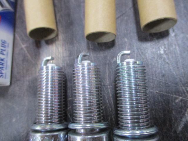 スズキ純正 スパークプラグ【09482-00607】 | 新古品 | アップガレージ 広島五日市店 | カー用品 電装系 その他電装系を通販で ...