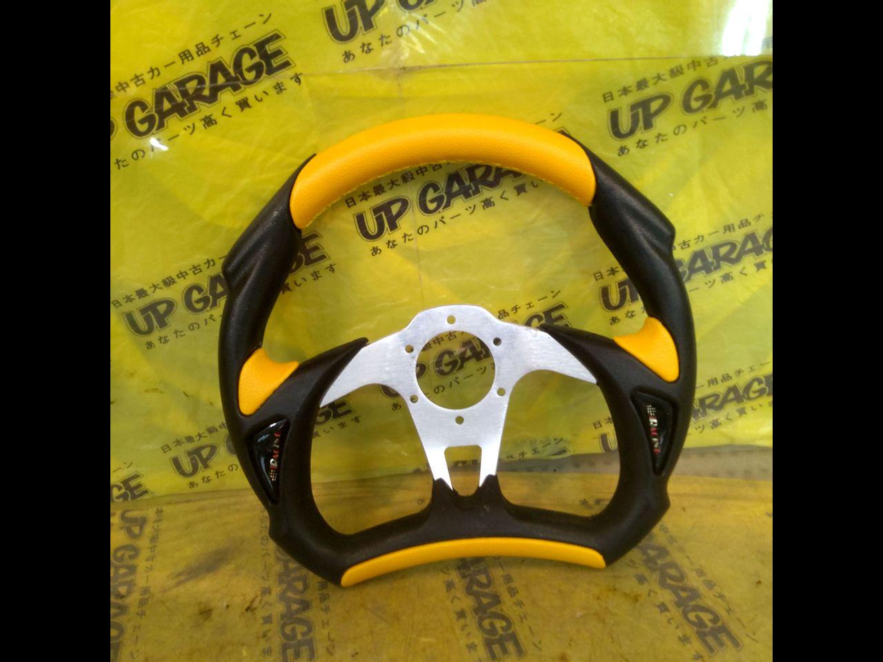 【その他】SIMONI Racing(シモニレーシング) ACTION | カー用品 インテリア ステアリングを通販で購入する | 中古カー ...