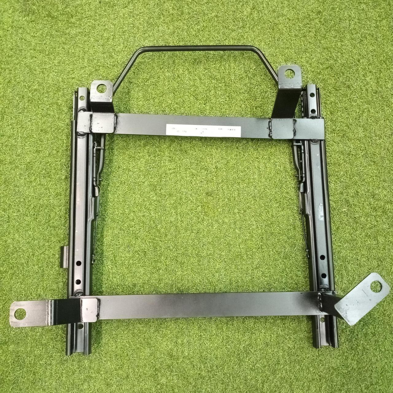 【値下げしました!!】 【助手席側のみ】メーカー不明 パジェロミニ(H53/H58A) シートレール | カー用品 シート シートレール(その他)を通販で購入する | 中古カー＆バイク用品の ...