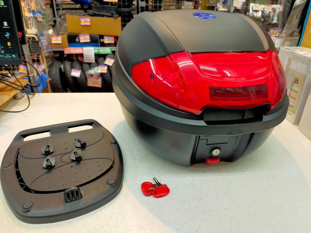 GIVI/YAMAHA(ジビ/ヤマハ) モノロックケースE300(ベース付) 【容量約30L】 ★大特価!2025-1月より大幅値下げ!★ | バイク用品 ツーリング用品 BOX(二輪)を通販 ...