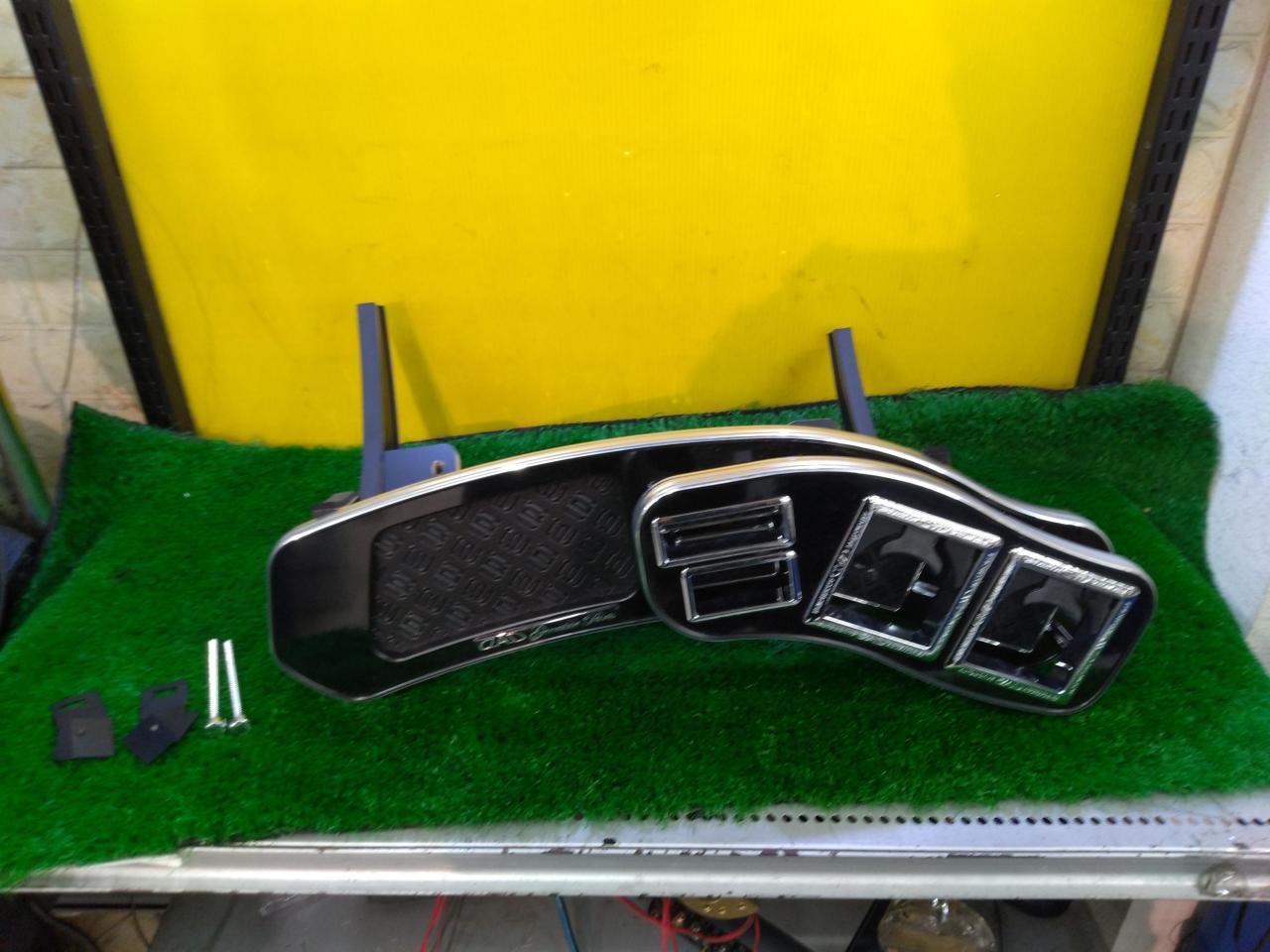 GARSON DADフロントテーブル【エルグランド/E52】 | カー用品 インテリア テーブルを通販で購入する | 中古カー＆バイク用品の販売ならアップガレージ