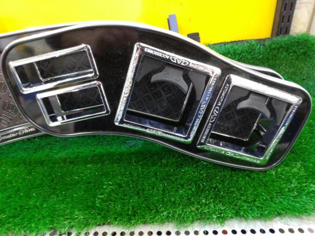 GARSON DADフロントテーブル【エルグランド/E52】 | カー用品 インテリア テーブルを通販で購入する | 中古カー＆バイク用品の販売ならアップガレージ